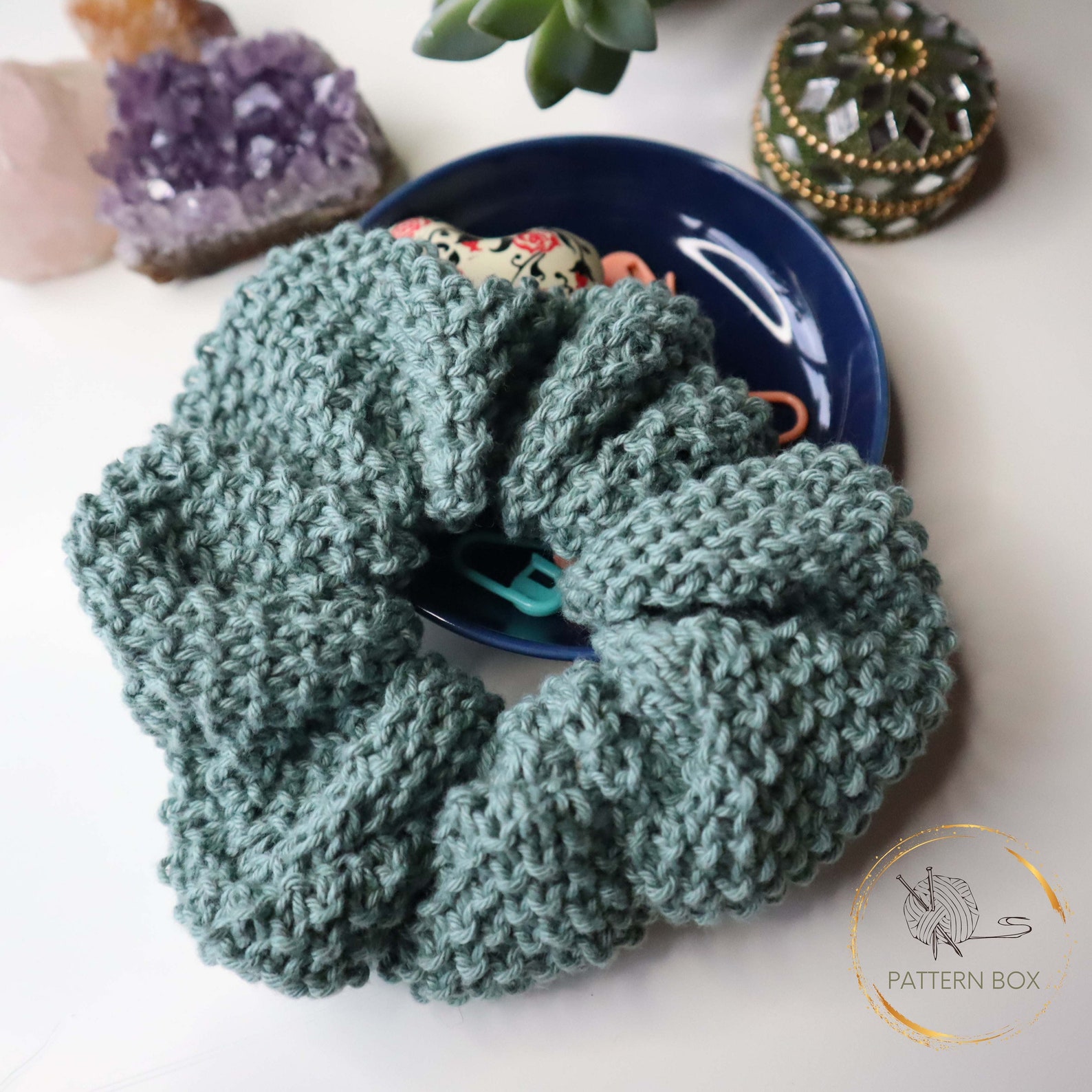 Seed Stitch Scrunchie Knitting Pattern – Easy & Cozy DIY Hair Accessory ...