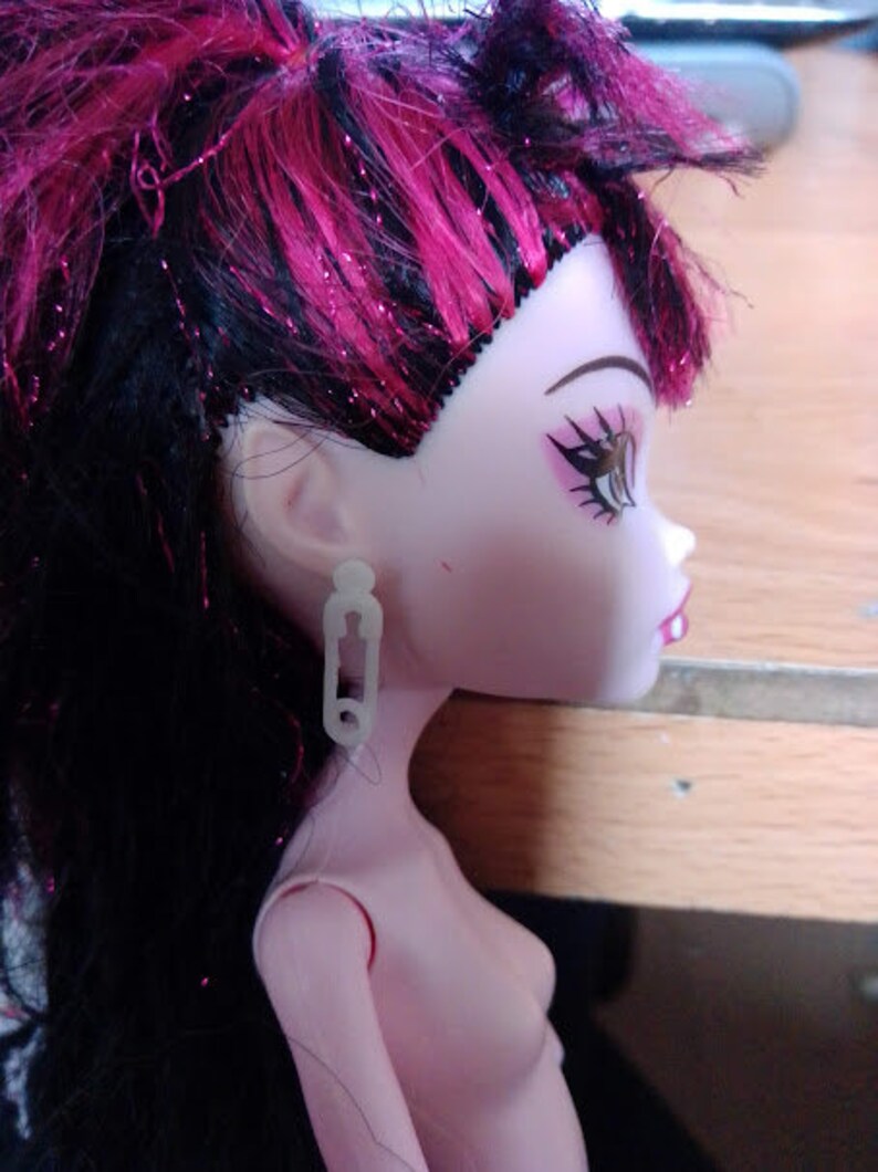 Draculaura Basic Safety Pin Earrings Replacements STL - Etsy