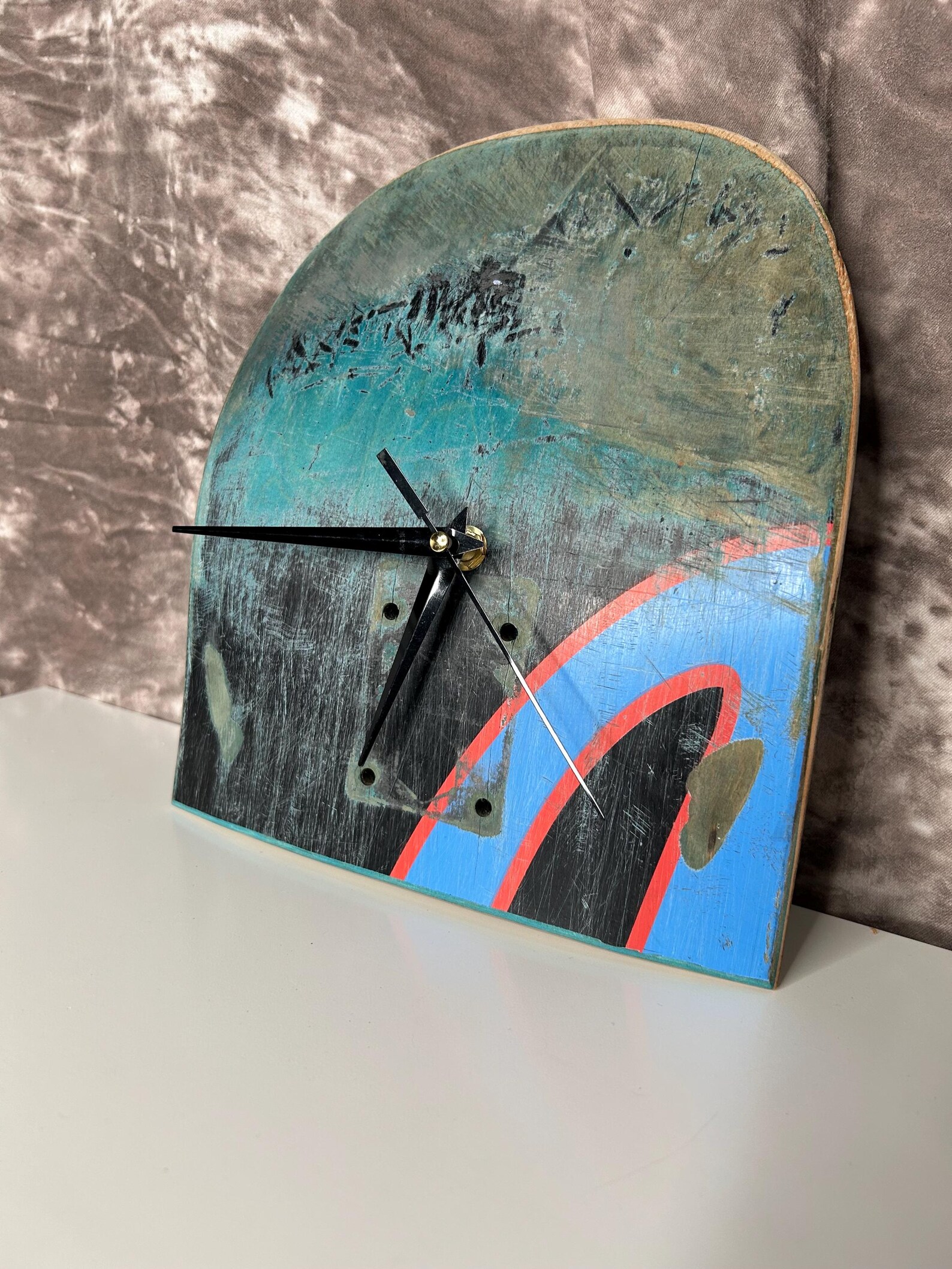 Upcycled Fractured Skateboard Clock - Etsy