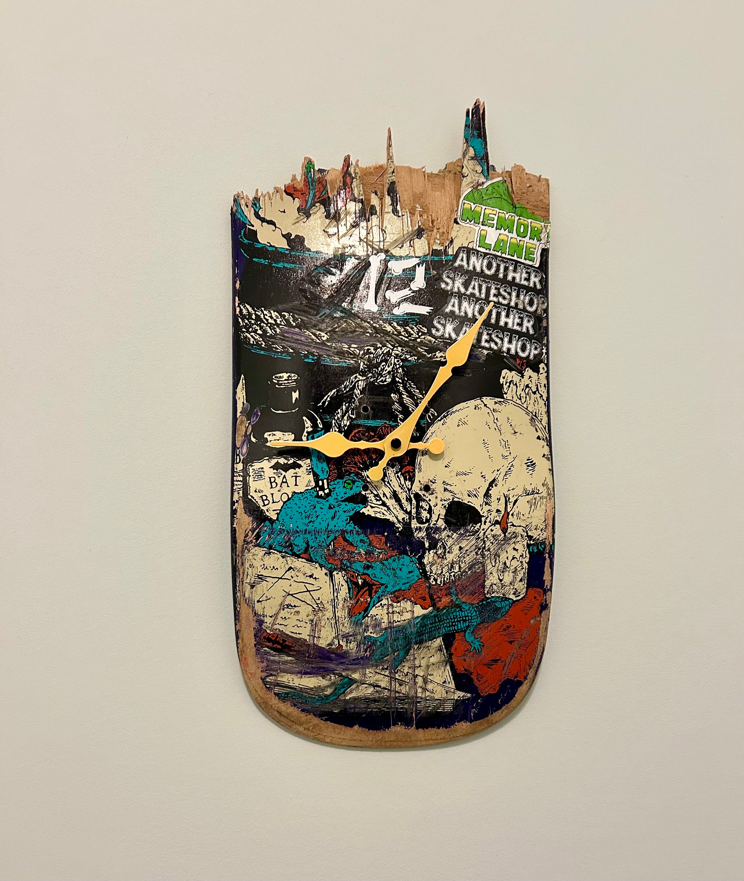 Upcycled Fractured Skateboard Clock - Etsy