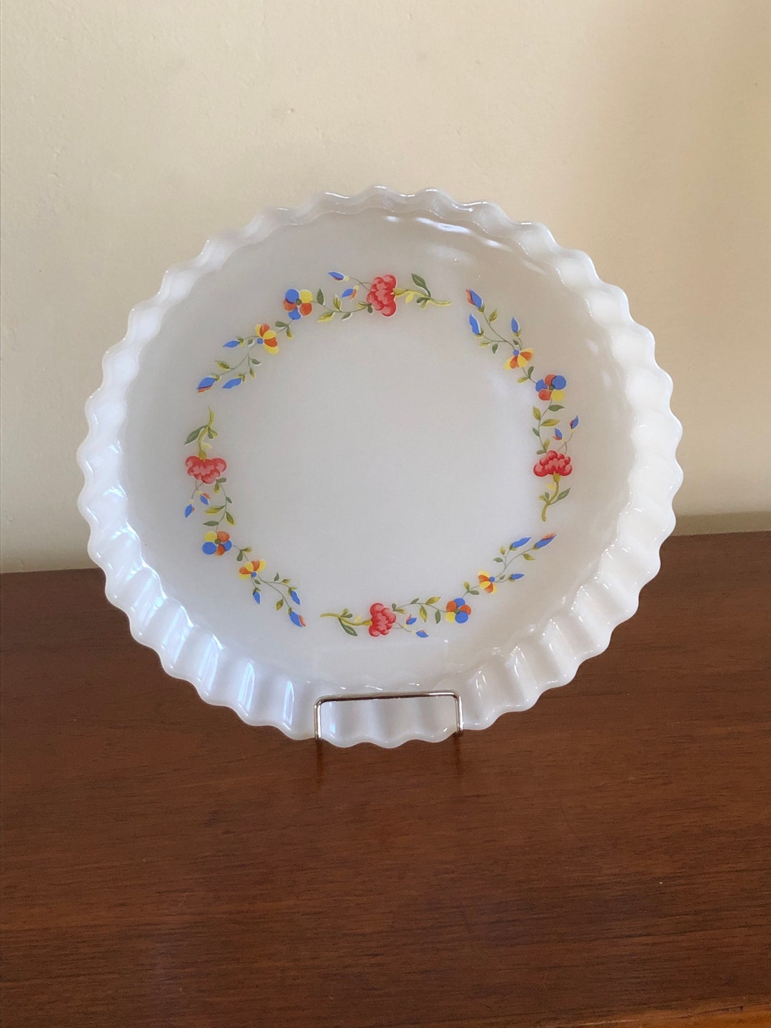 Arcopal France Quiche Dish in a Floral Motif, White Opaline Glass and ...
