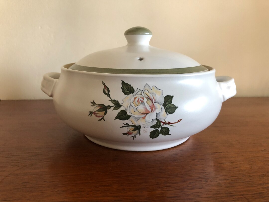Vintage DENBY Pottery 4PT Casserole Dish in the 'white Rose Charm ...