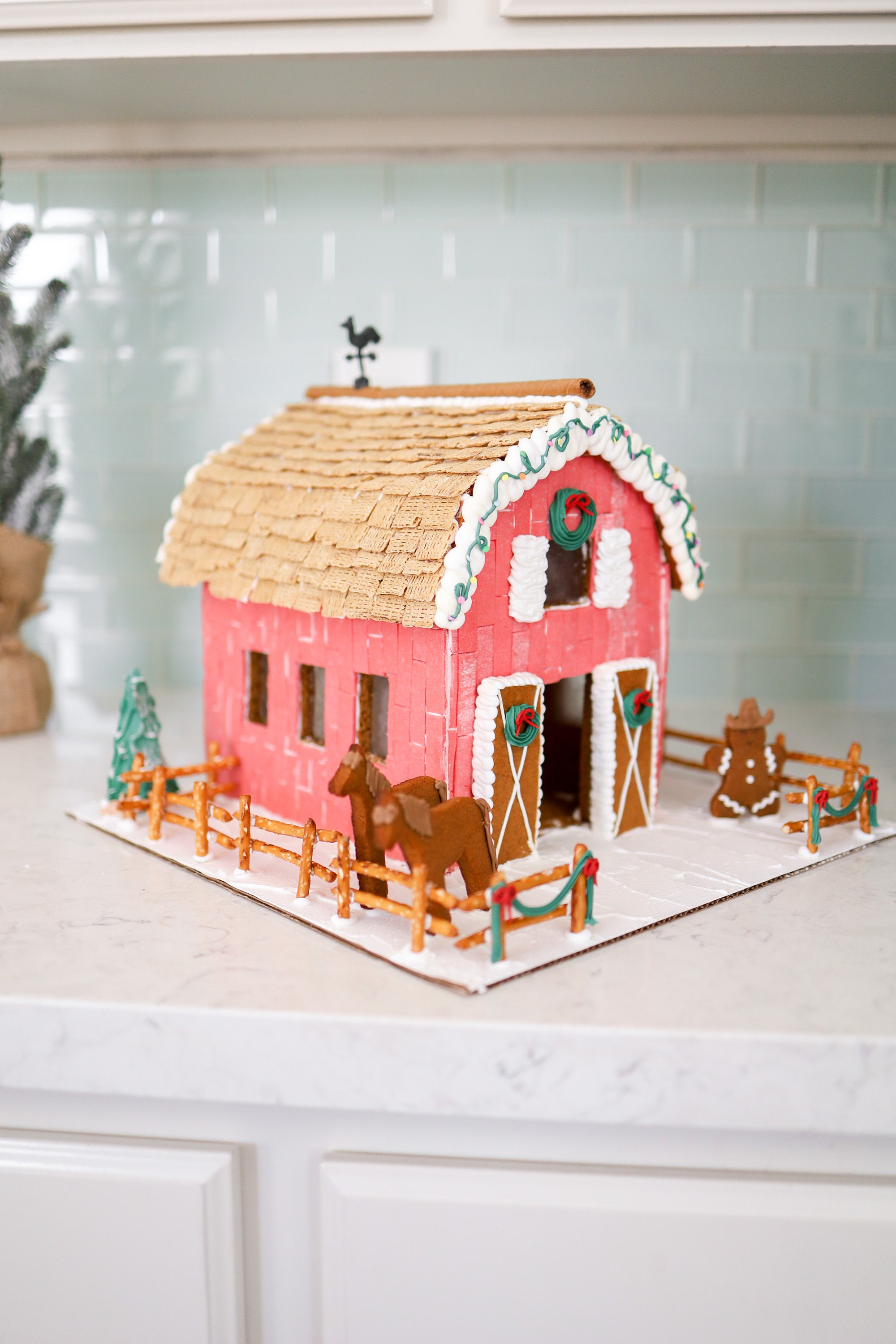 Barn [gingerbread Template] With Horses - Etsy