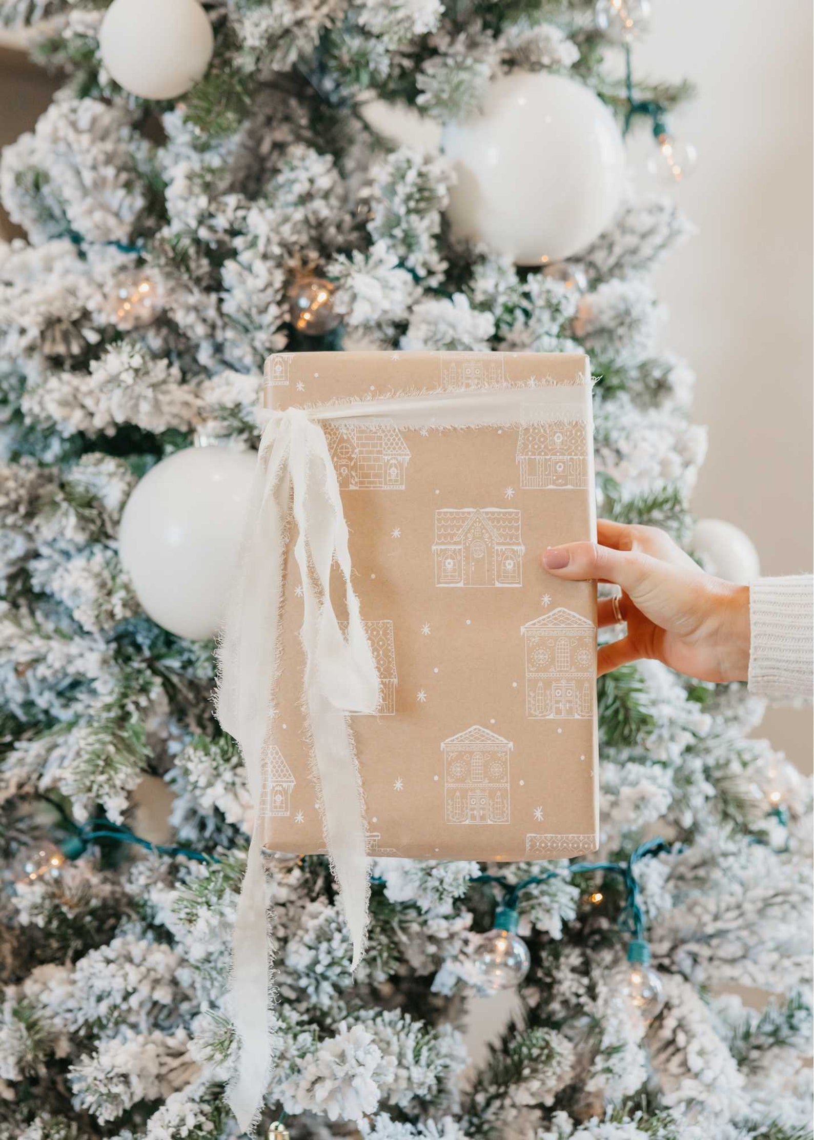 The Gifting Bundle - 2 Sets of Gift Wrap and 2 Sets of Greeting Cards ...