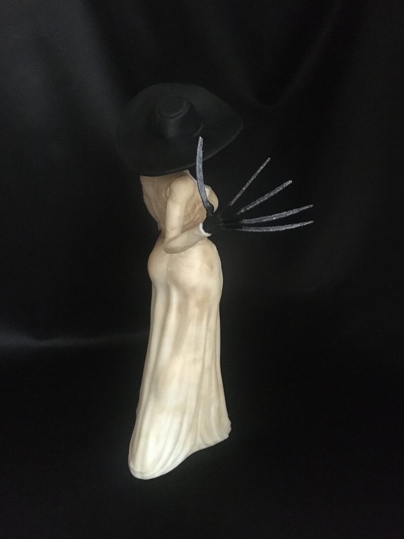 Lady Dimitrescu Lady Dimitrescu Figure Lady Dimitrescu Statue Resident ...