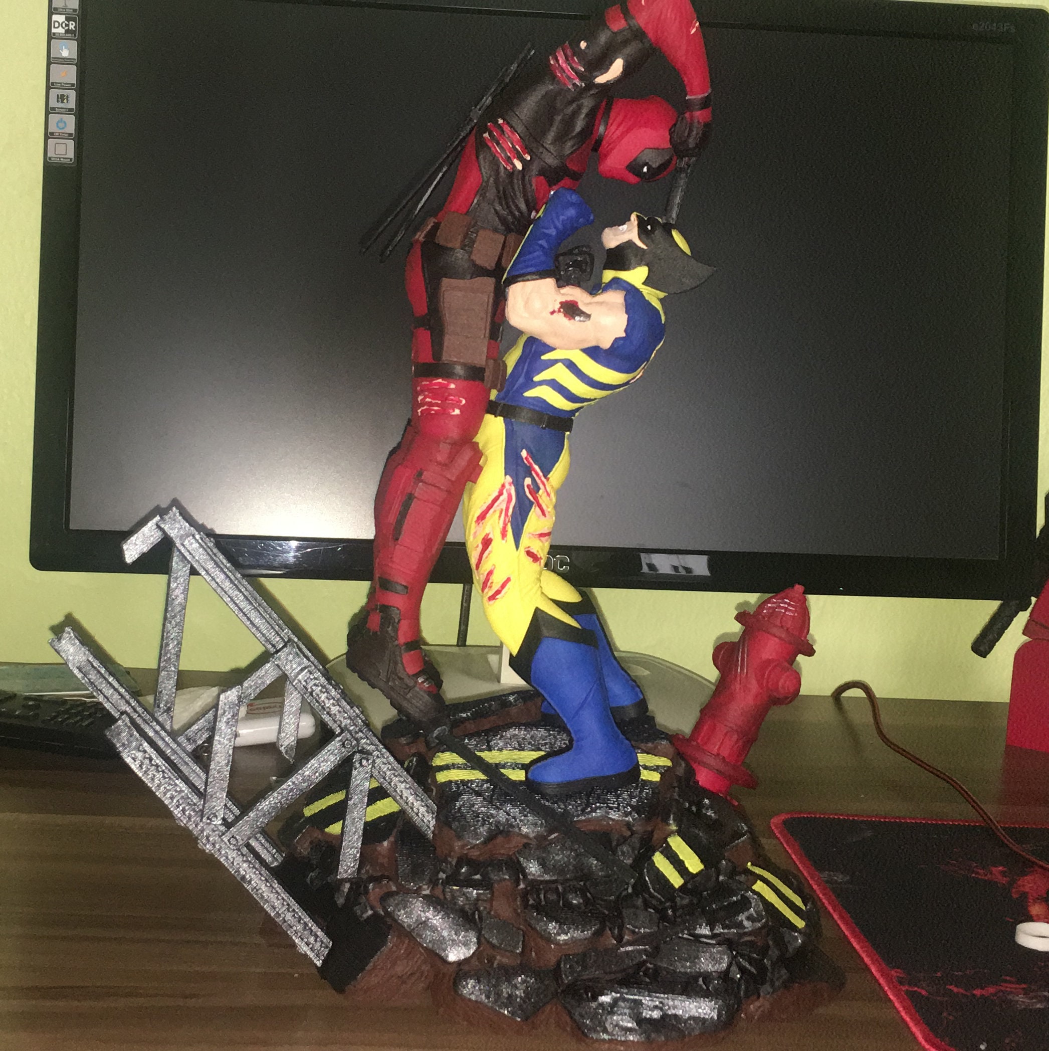 Wolverine Vs Deadpool Statue | Wolverine Figure | Deadpool Figure ...
