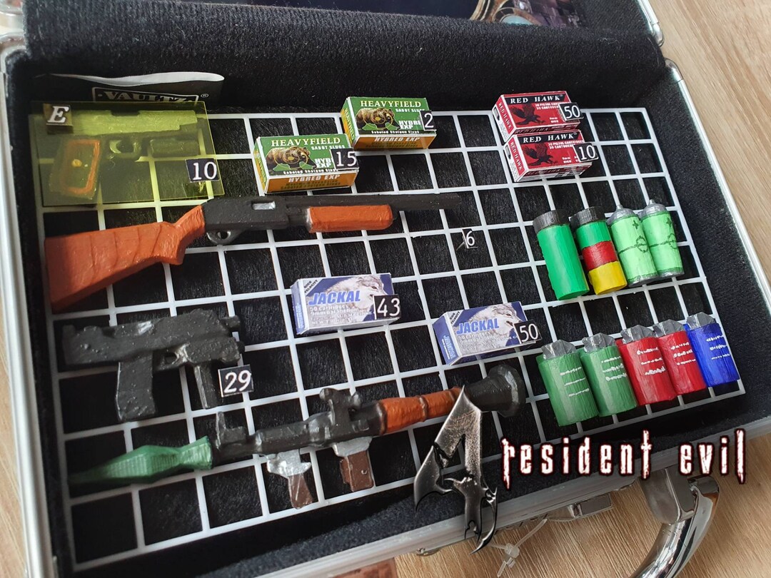 Resident Evil 4 Collector's Attache Case XL Leon S. Kennedy Gamer Decor ...