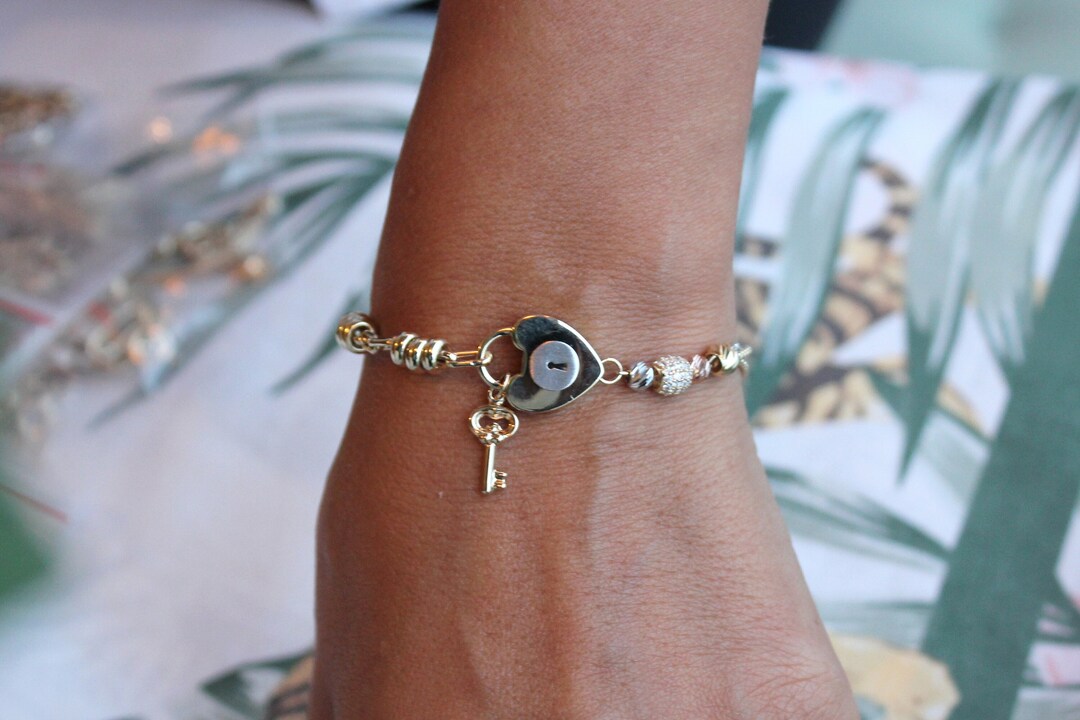 14k Solid Gold Bracelet With Key of Heart Charm - Etsy