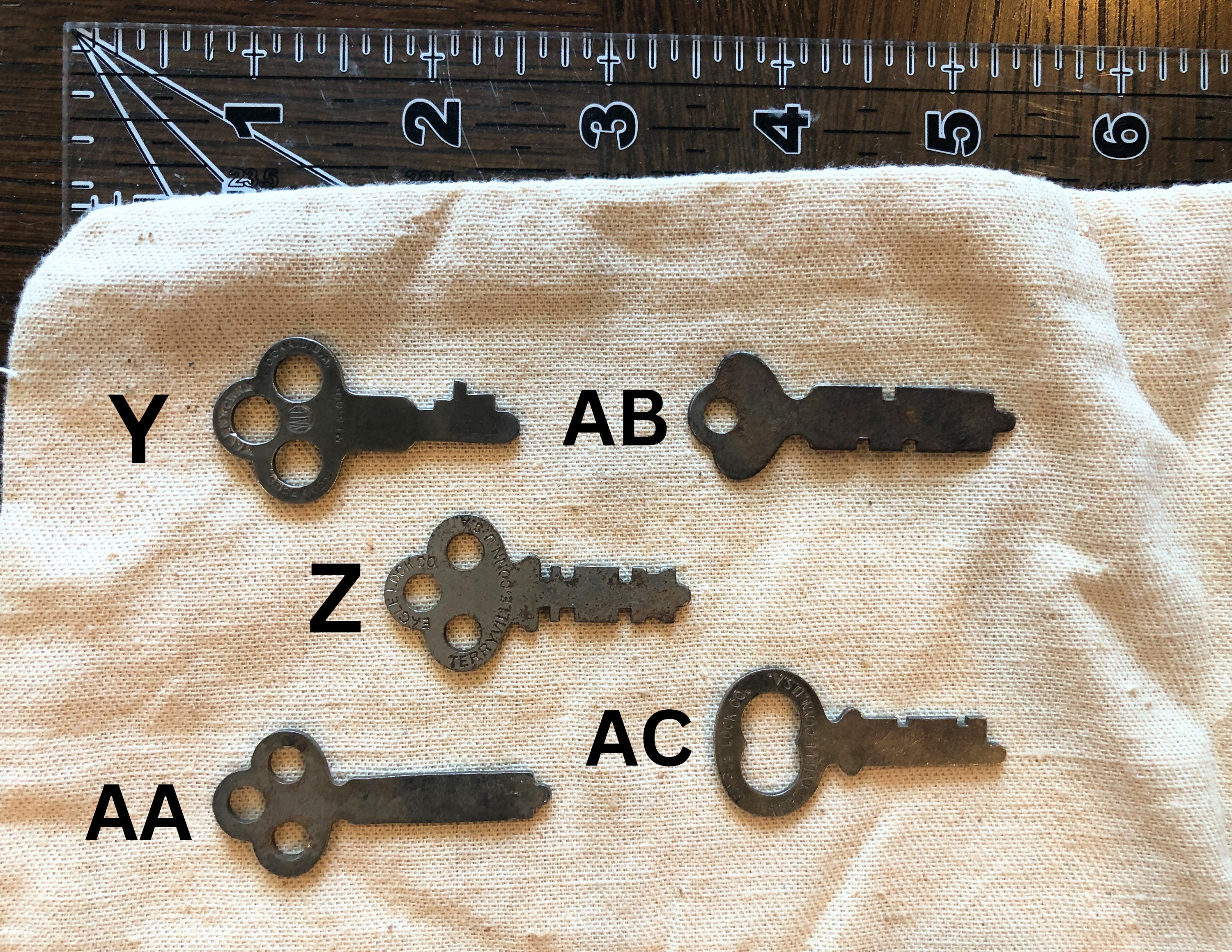 Antique Flat Keys - Medium (group 2) - Etsy