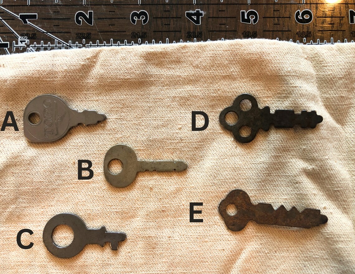 Antique Flat Keys - Medium (group 2) - Etsy