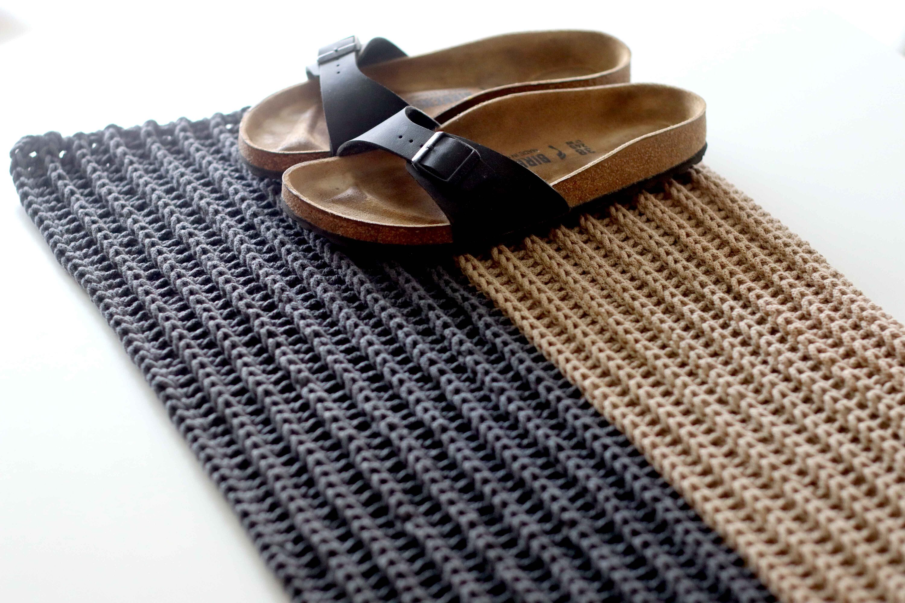 Minimalist Doormat Crochet Pattern - Thick Yarn, Quick to Make - Hugo ...