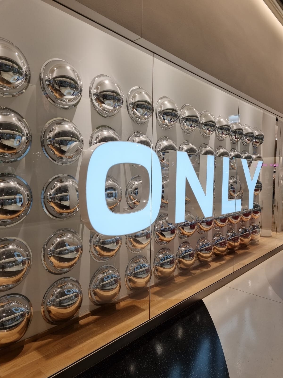 Illuminated Sign, 3D Led Logo Custom Signage, Metal Light Custom ...