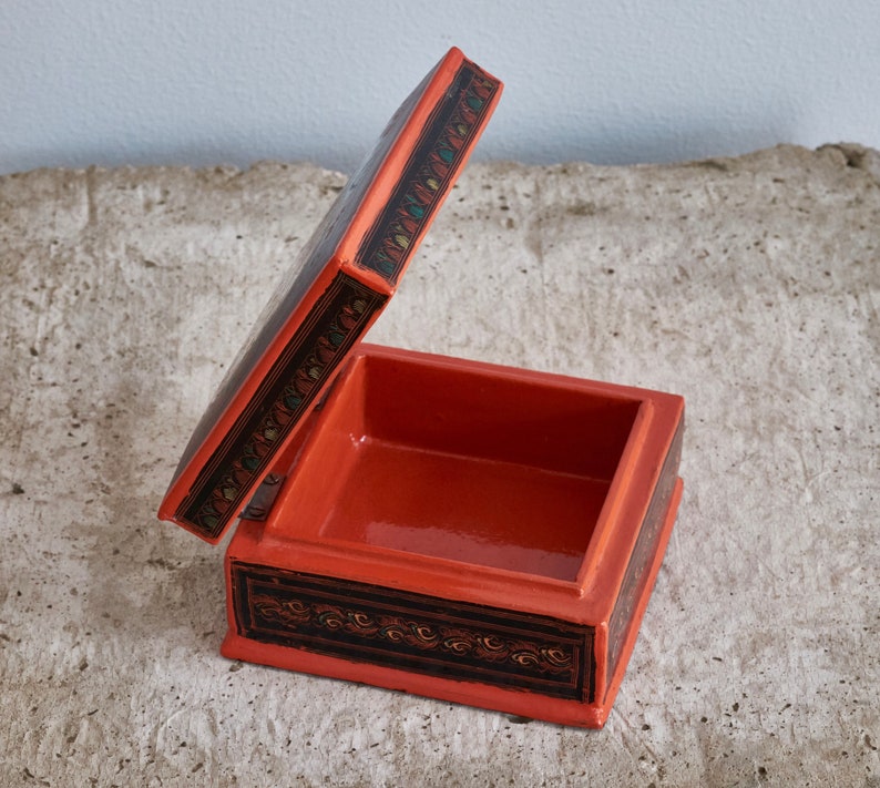 Vintage Lacquer Trinket Box From Burma /myanmar. Lidded Lacquer Box. - Etsy