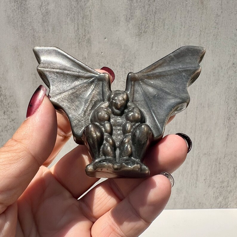 Silversheen Obsidian Gargoyle Carving *SMALL CHIP* | Halloween Decor ...