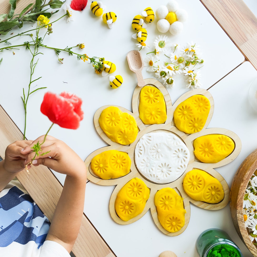 Wooden Flower-shaped Sensory Play Tray. Montessori-inspired Daisy ...