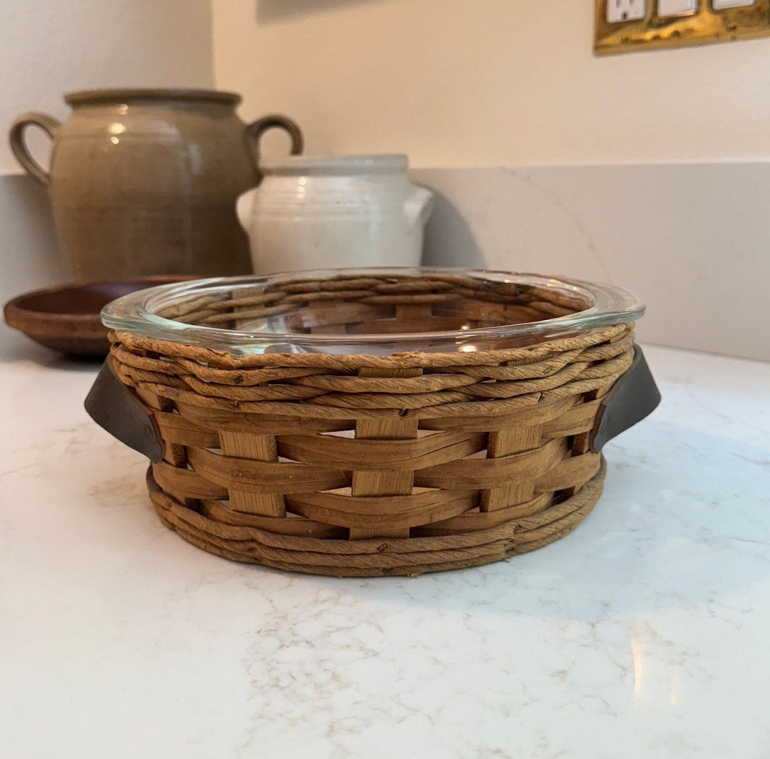 Vintage PYREX 024 Round Baking Dish in Wicker Basket With Leather ...