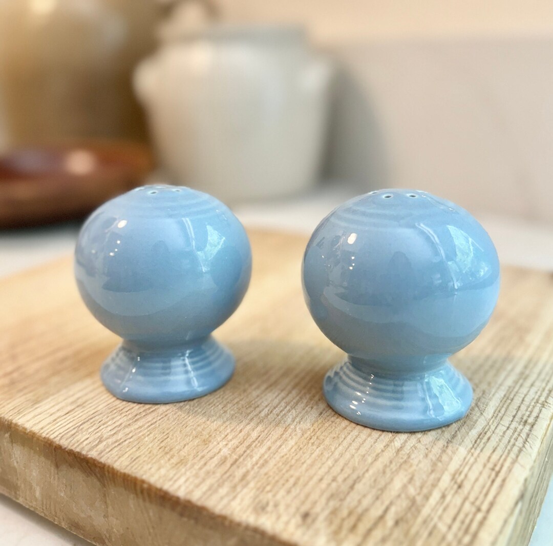 Vintage Periwinkle Blue Fiestaware Salt and Pepper Shakers. Vintage ...