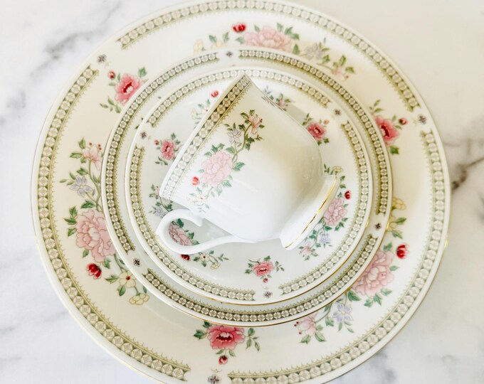 Winley Fine Porcelain China 4 Piece Place Setting. Pattern WLE1 ...