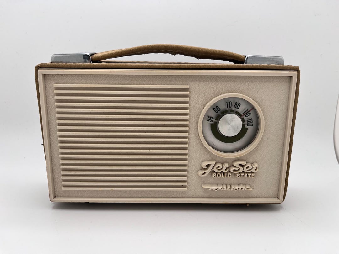 Vintage Realistic radio Shack jet Set AM Transistor Radio. Restored ...