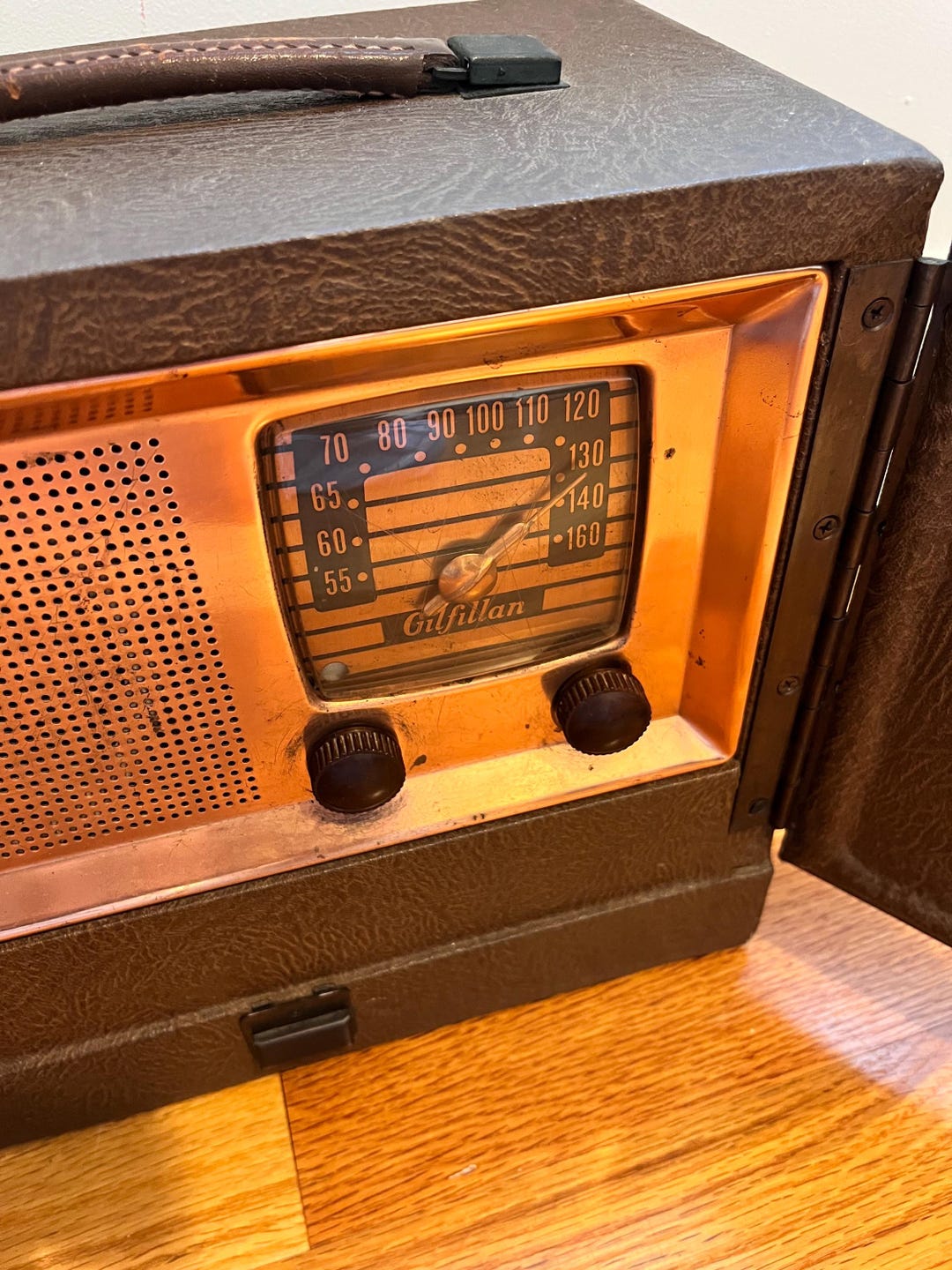 SUPER RARE Vintage Gilfillan AM Tube Radio, Model 66B. From 1946 ...