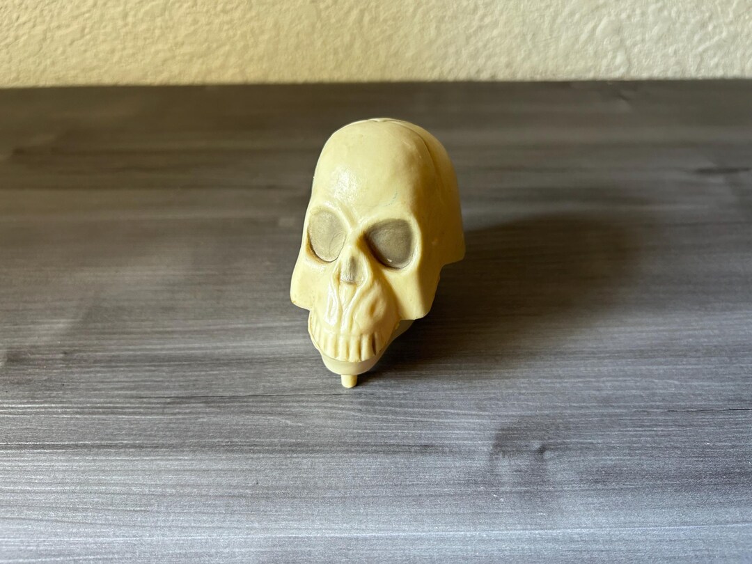 Vintage Halloween Hard Plastic Skull Wind up Chattering Toy Mr Bones - Etsy