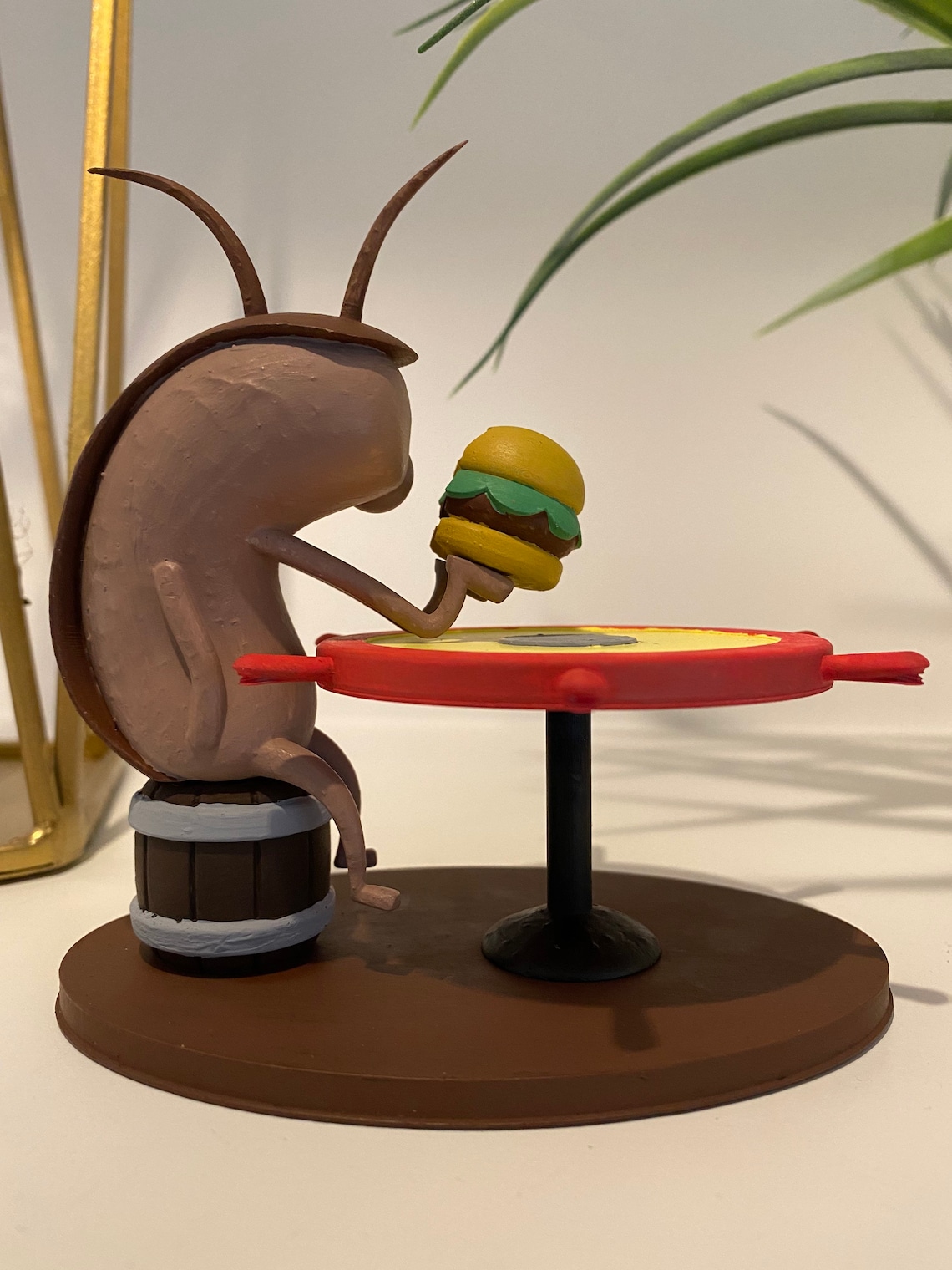 Spongebob Cockroach Eating a Krabby Patty Diorama - Etsy