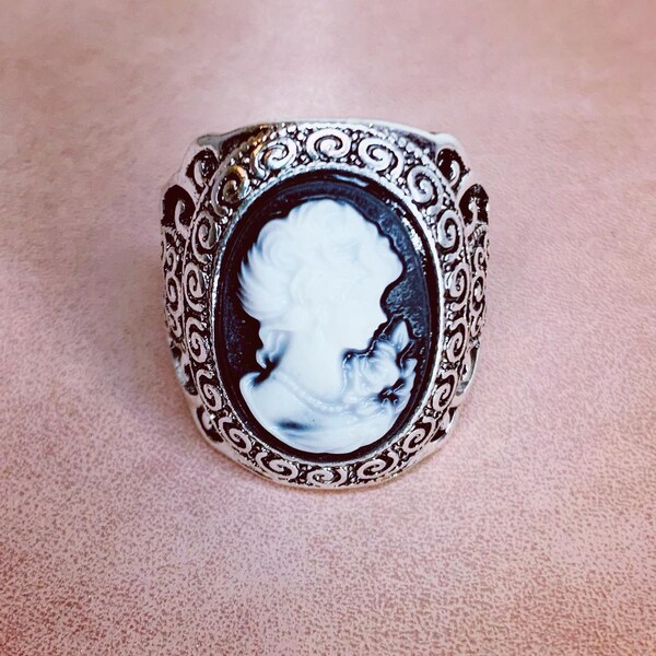 Cameo Ring - Etsy