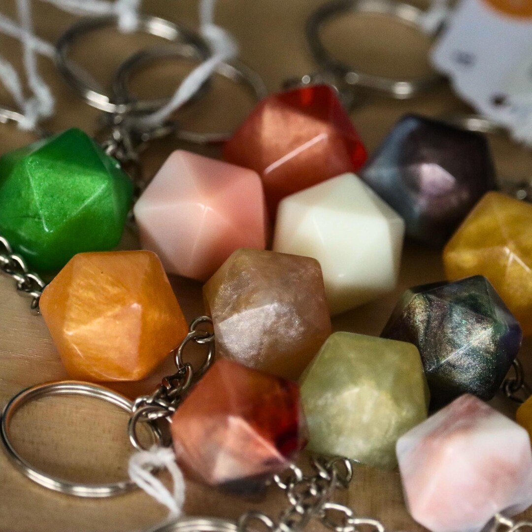 Blank D20 Dice Keychain | Variety of Colours! - Etsy