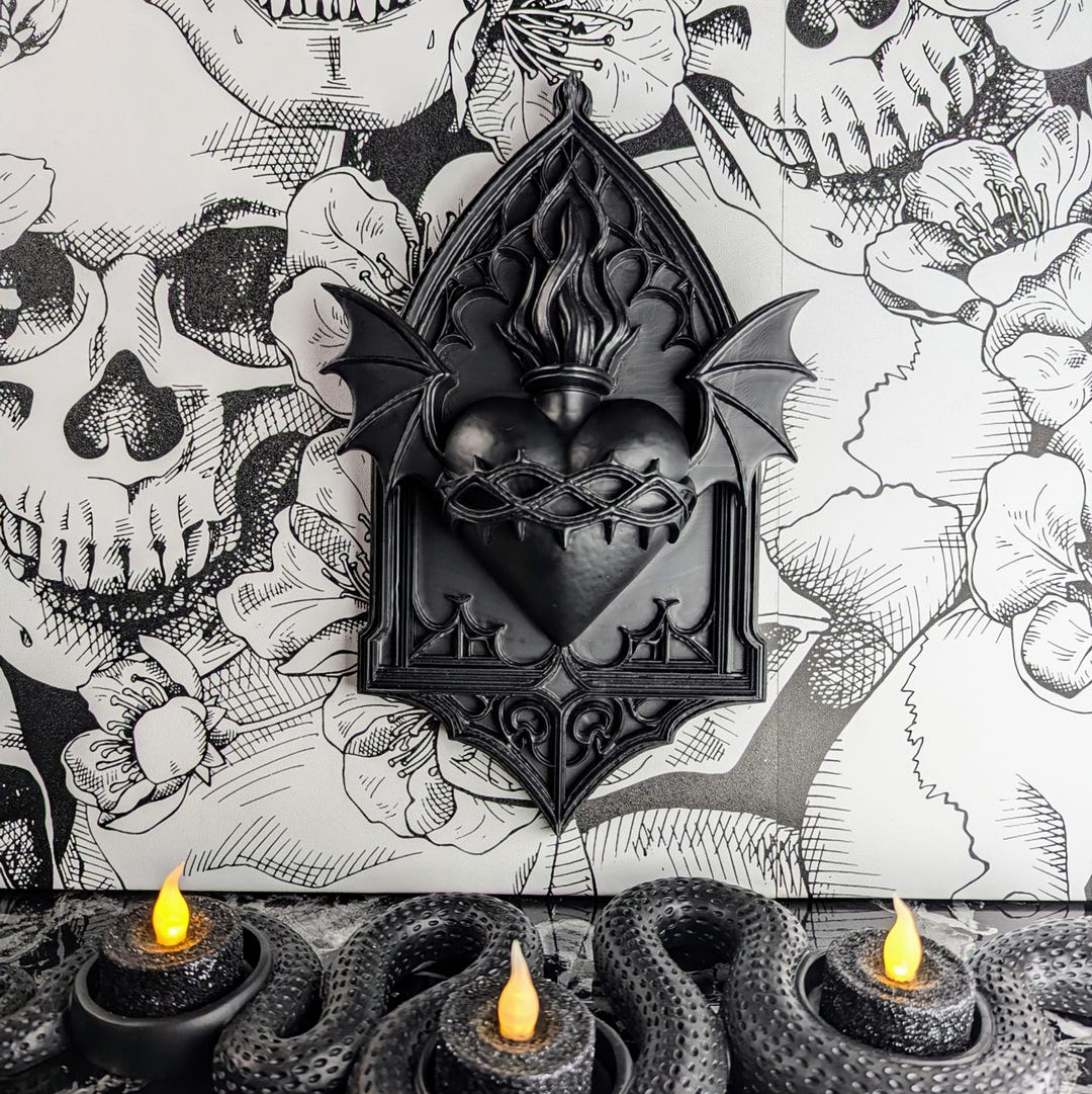 Gothic Winged Sacred Heart Wall Plaque | Black Bat Wing Heart Art ...
