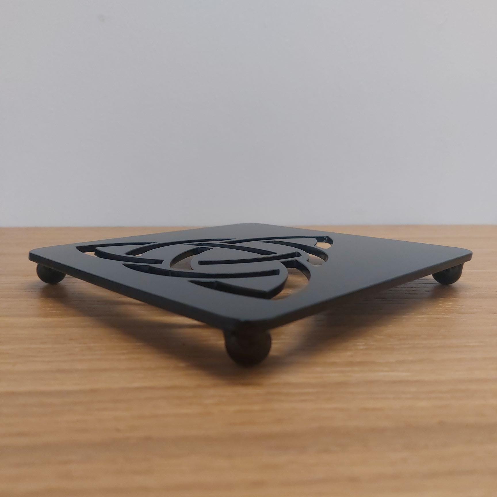 Celtic Knot Triangle Trivet - Etsy