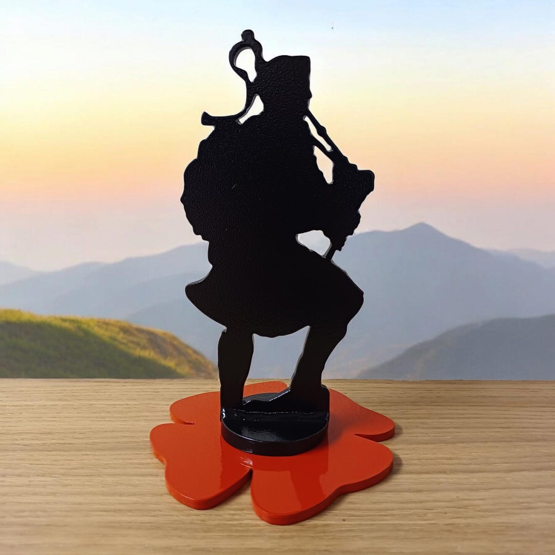 Steel Piper Bill Millin & Poppy Statue - Etsy UK