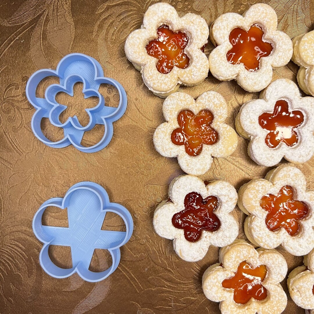 Flower Linzer Cookie Cutter by Treats&prints - Etsy