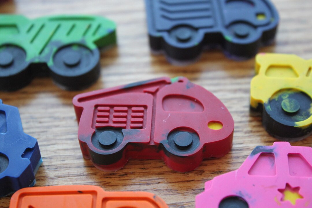 10 Vehicle Coloring Crayons With Cop Car, Fire Engine, Dump Truck, and ...