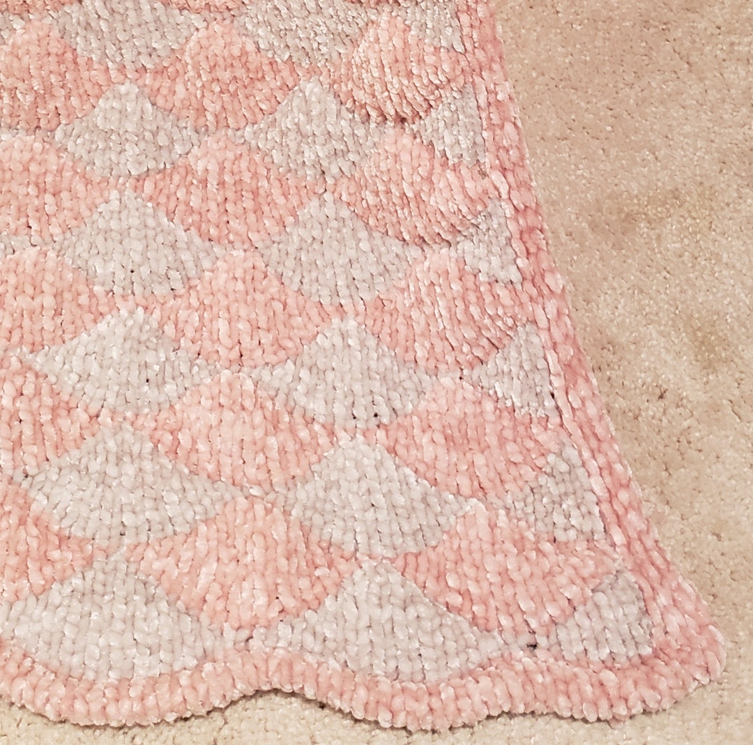 Seashell Stitch Child's Afghan Pattern to Machine Knit by Diana ...