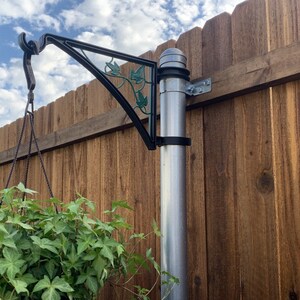 2 PCS Hangs EZ Fence Post Hangers With Ivy Inserts(plant Hanger, Garden ...