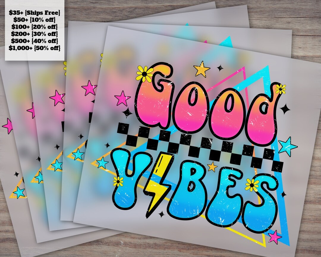 Retro Good Vibes Smiley Face Design Trendy Positive Hippie Motivation ...