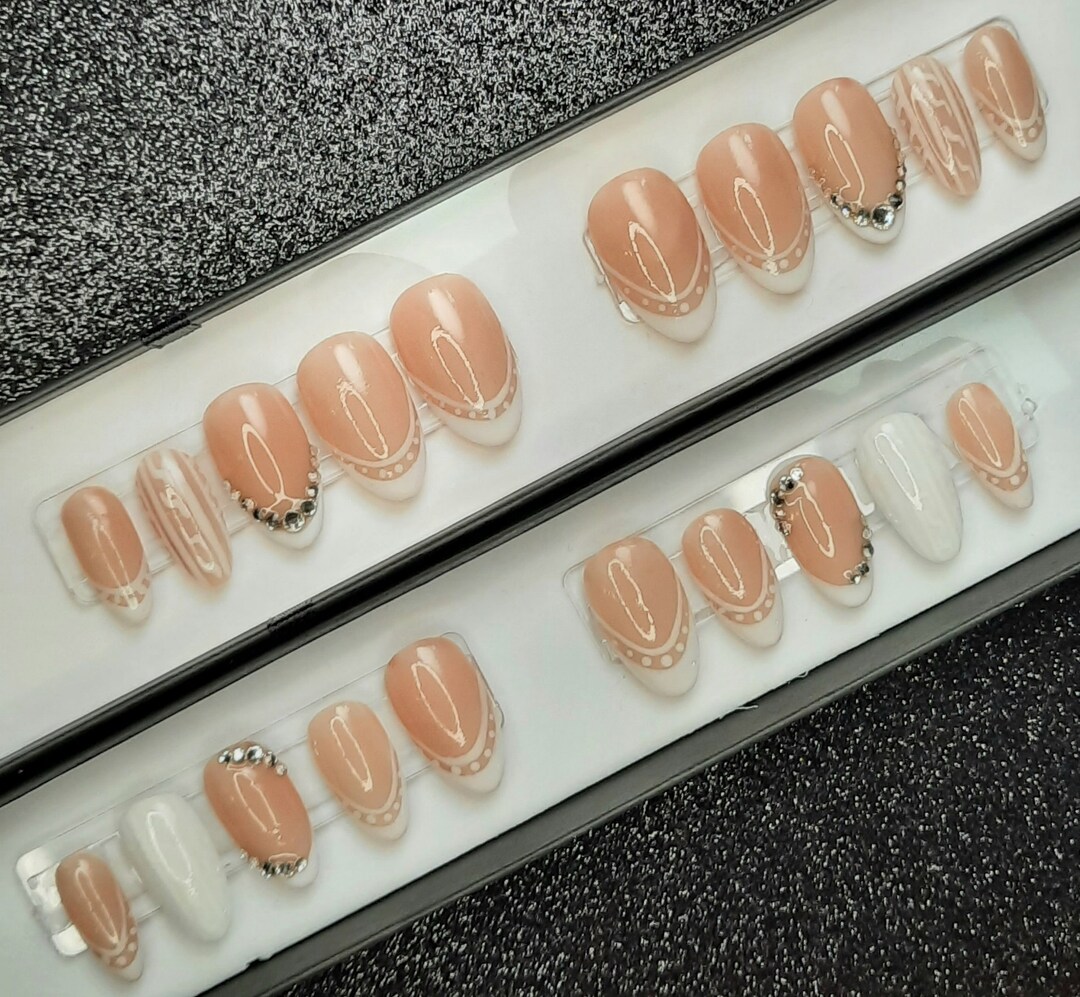 Simple Elegant Frenchie- Short Almond. Set of 20 Nails - Etsy