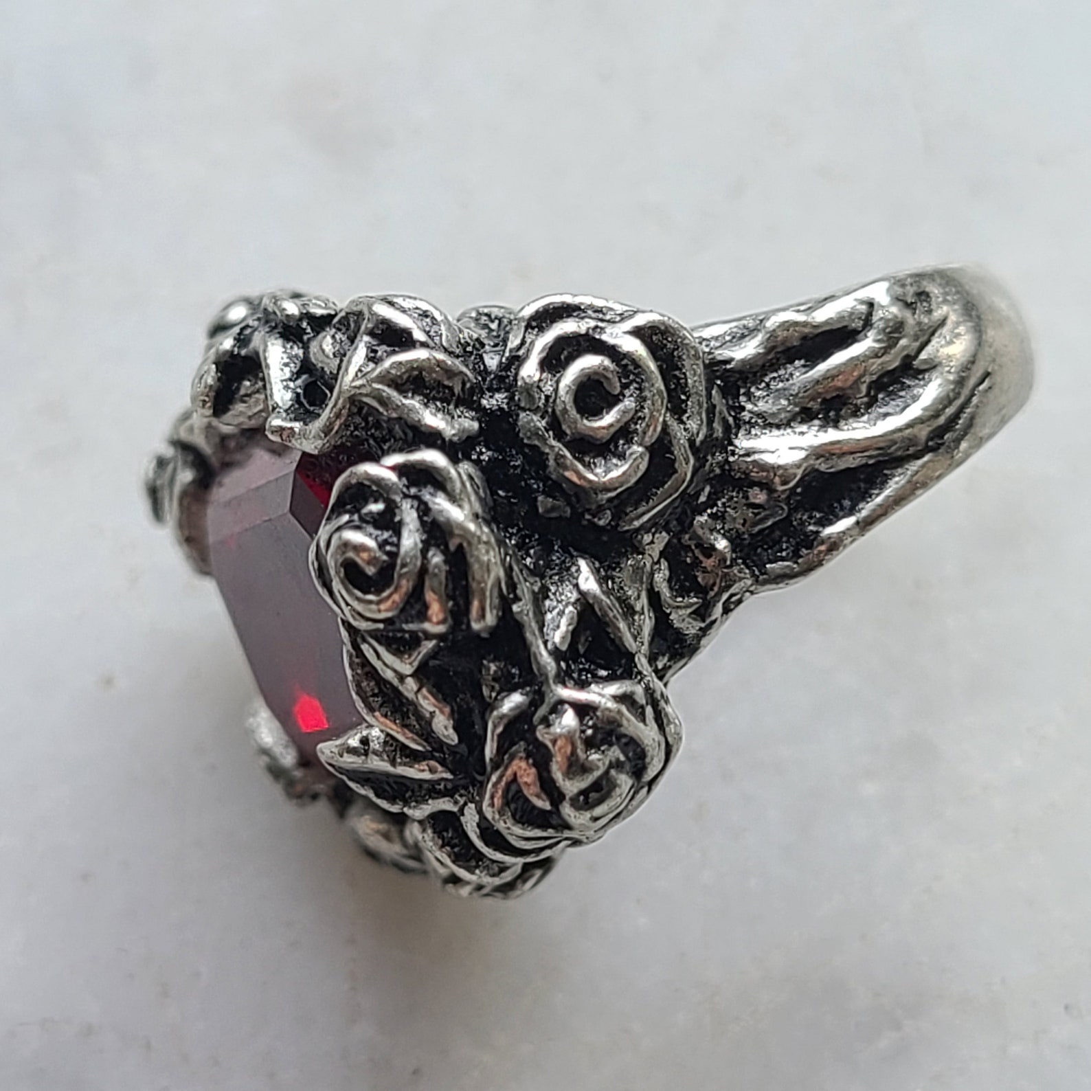 From 2018 VAULT ! Authentic Alchemy Gothic R227 Blood Rose Ring ...