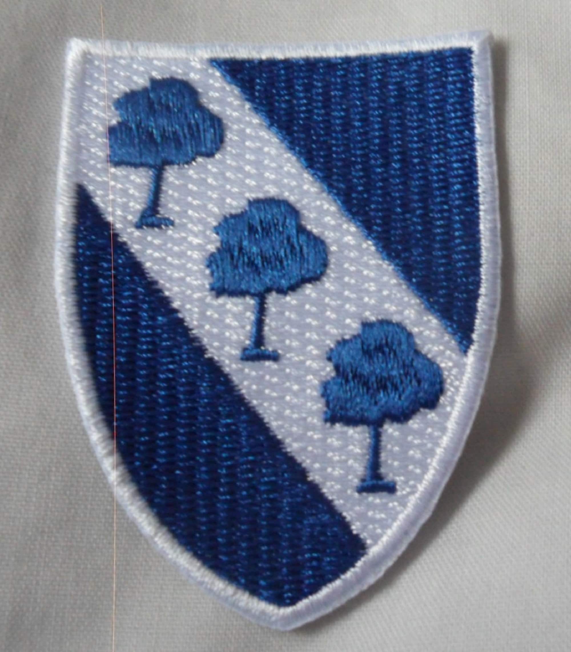 The Inbetweeners Blazer Uniform Iron on Badge / Patch. Fancy Dress ...