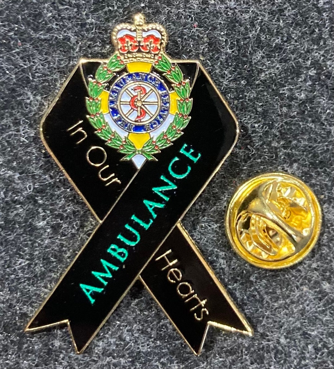 Paramedic / Ambulance 'in Our Hearts' Remembrance Enamel Ribbon Pin ...