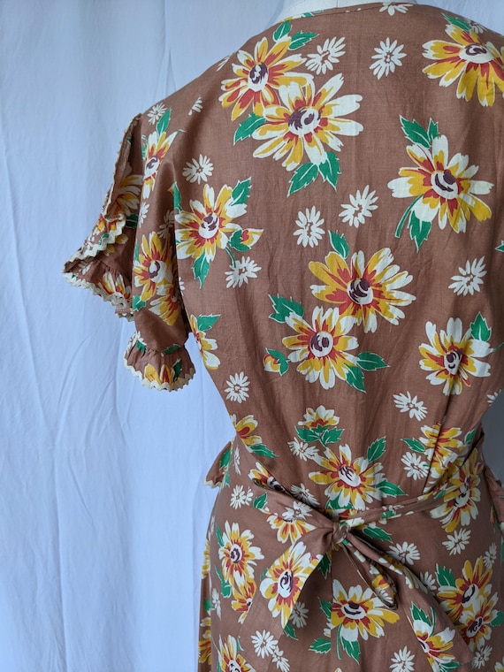 1930s Tan Floral Housecoat - Dress - Gem