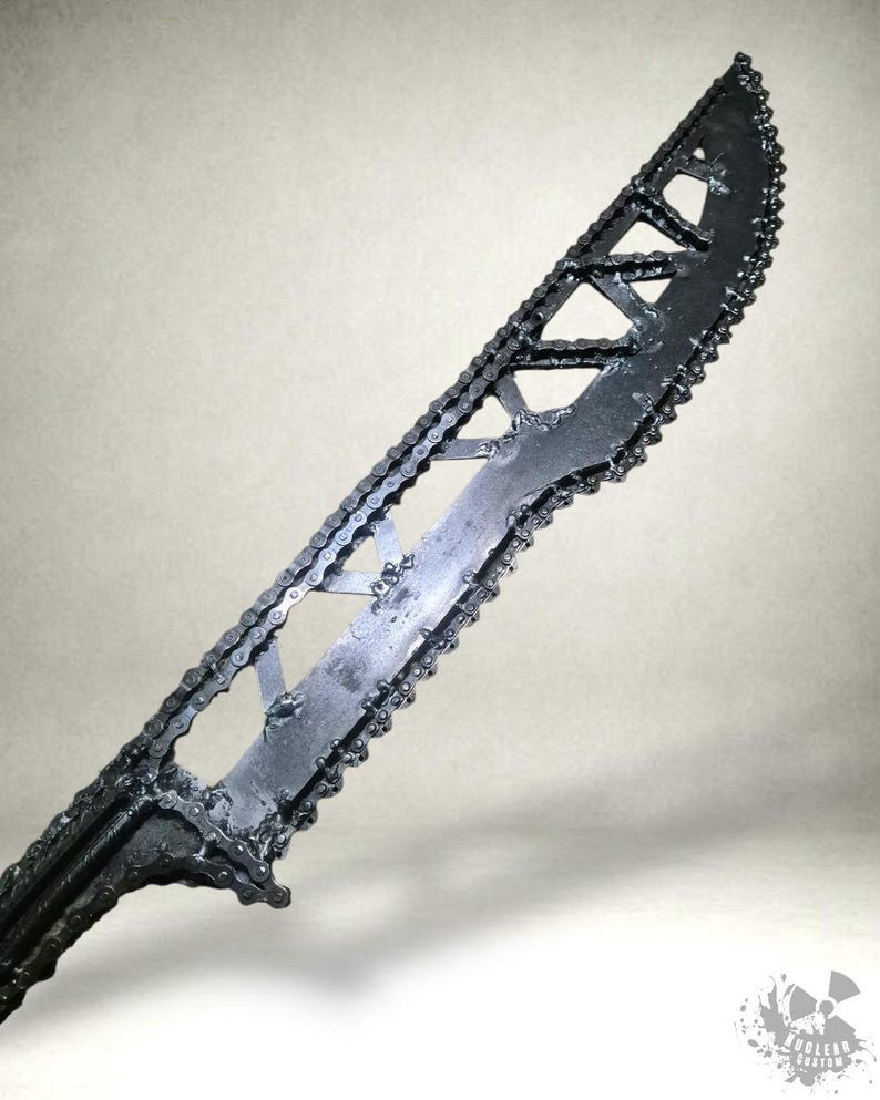 Chainblade Reaver – Post-apocalyptic Machete-style Scrap Metal Sword ...