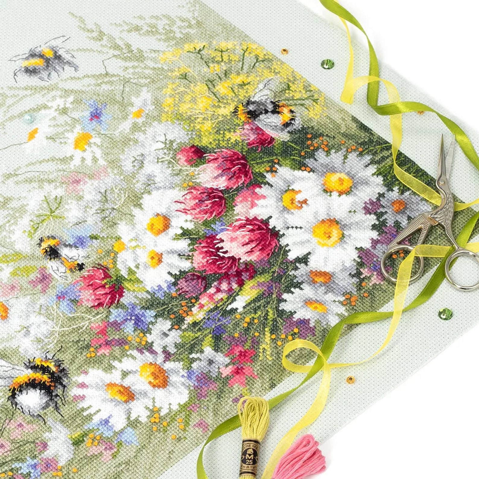 510-225 Daisies and Clover. Magic Needle Cross Stitch Kit - Etsy