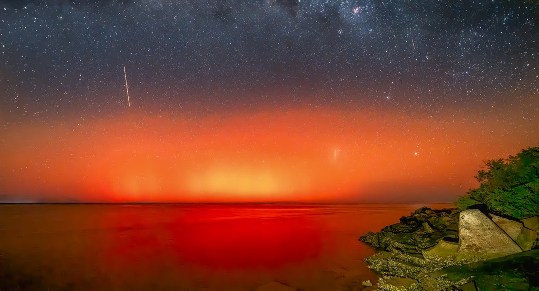 Stunning Red Aurora Australis Print With Orange Beams and Meteor ...