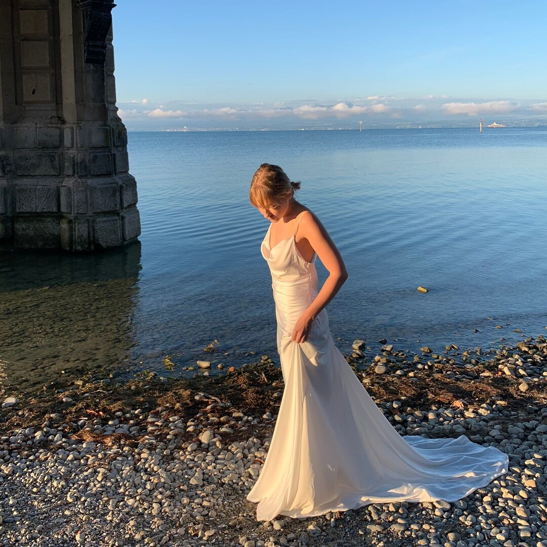 Simple Wedding Dress With Open Back.dress for Reception With Cowl Neck ...