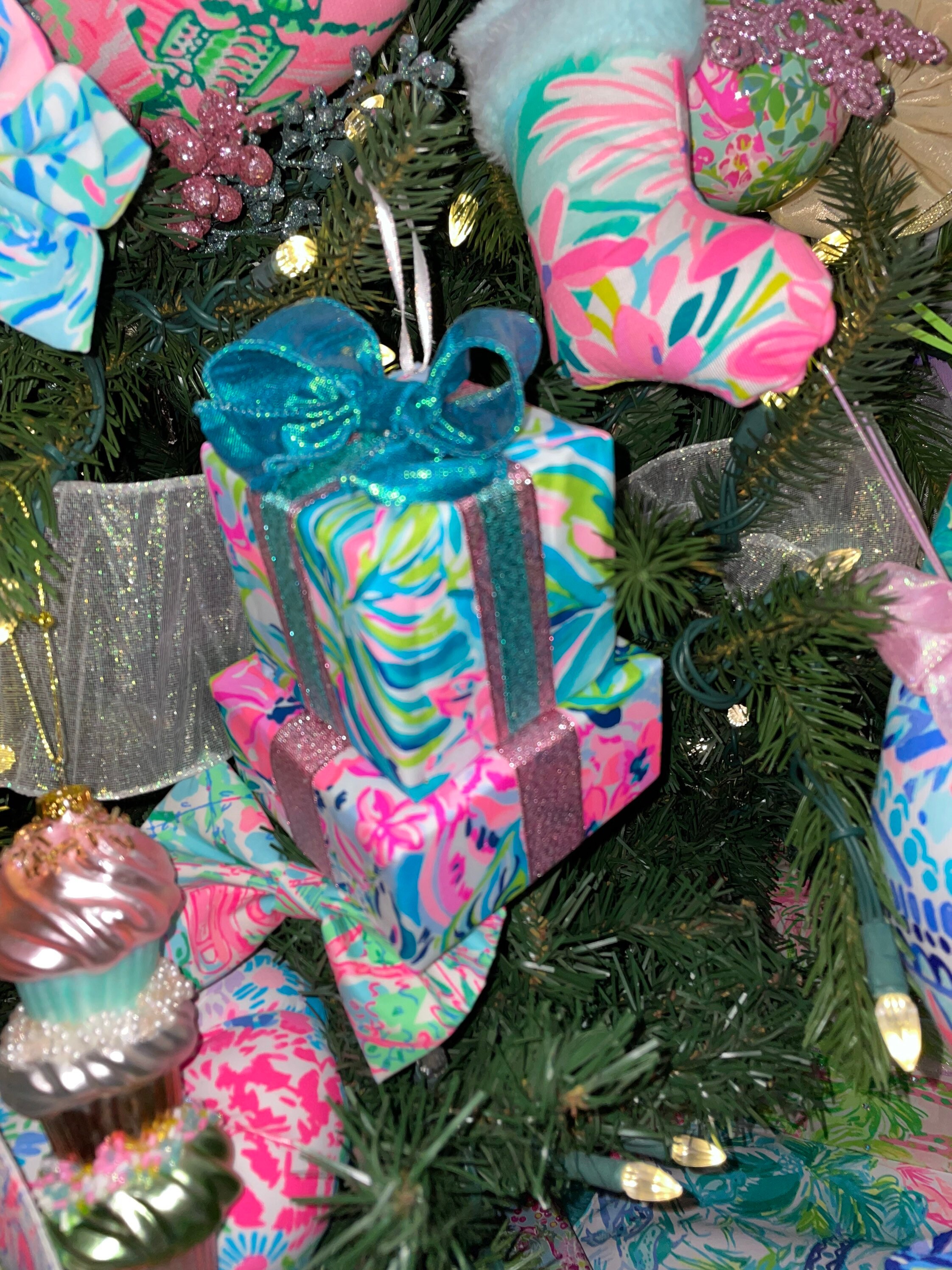 Preppy / Palm Beach Gift Box Christmas Ornament - Etsy