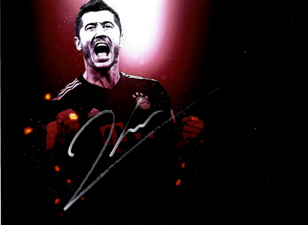 Robert Lewandowski Autograph + COA - Etsy