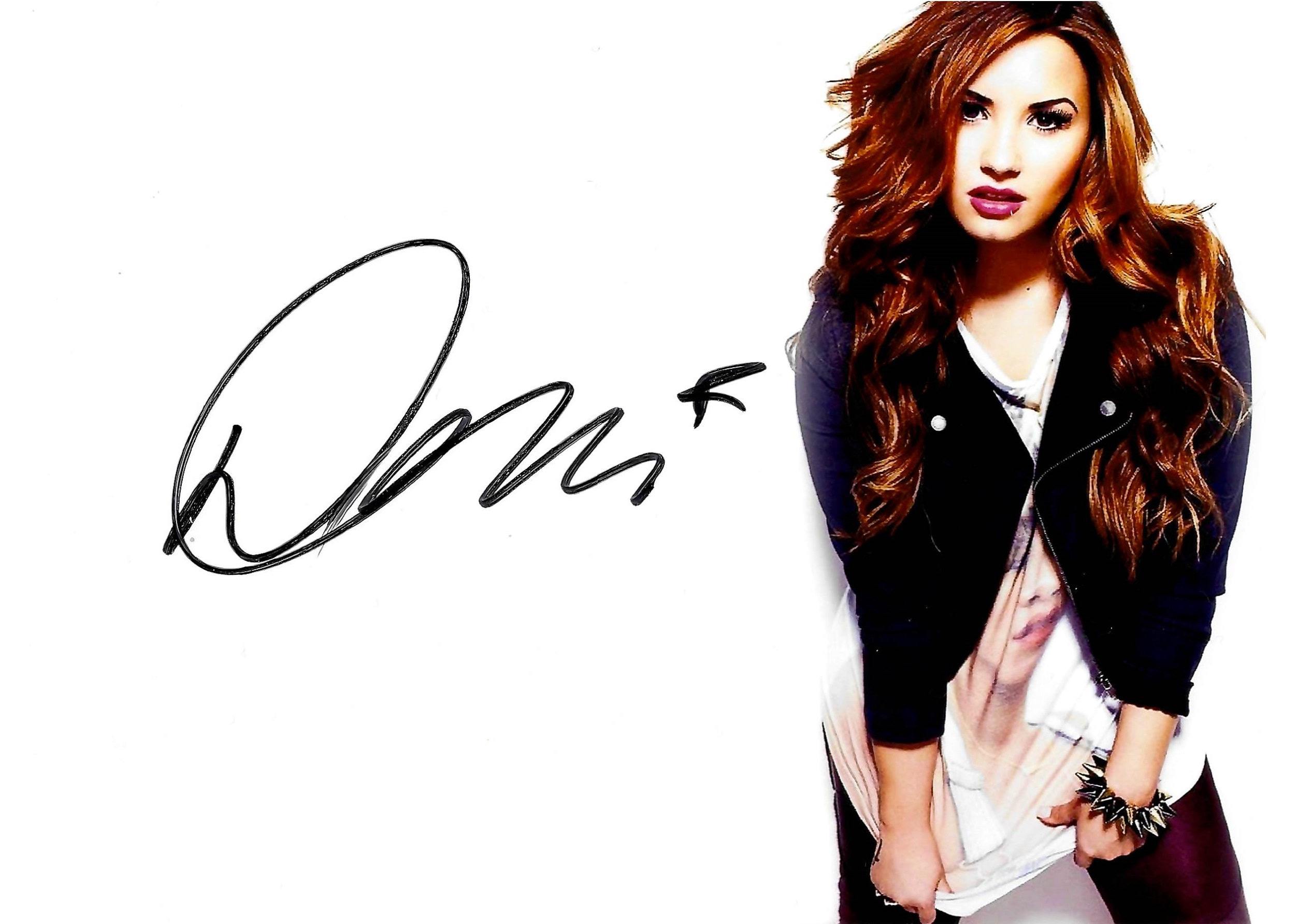 Demi Lovato Autograph Heart