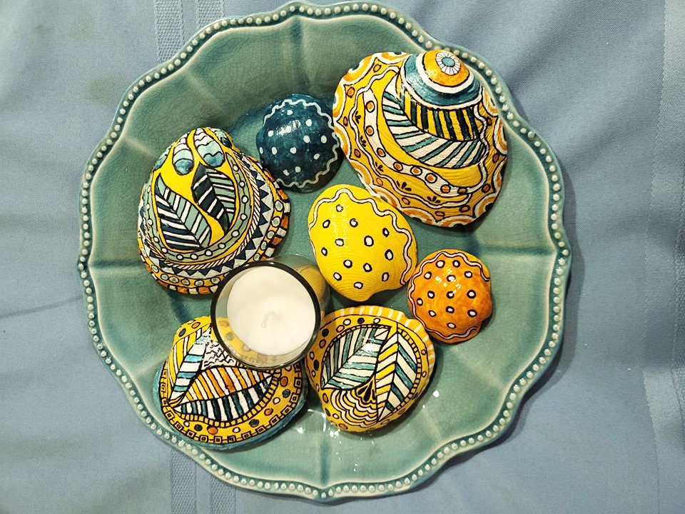 Hand Painted Patterned Seashell Collections in 4 Different Color ...