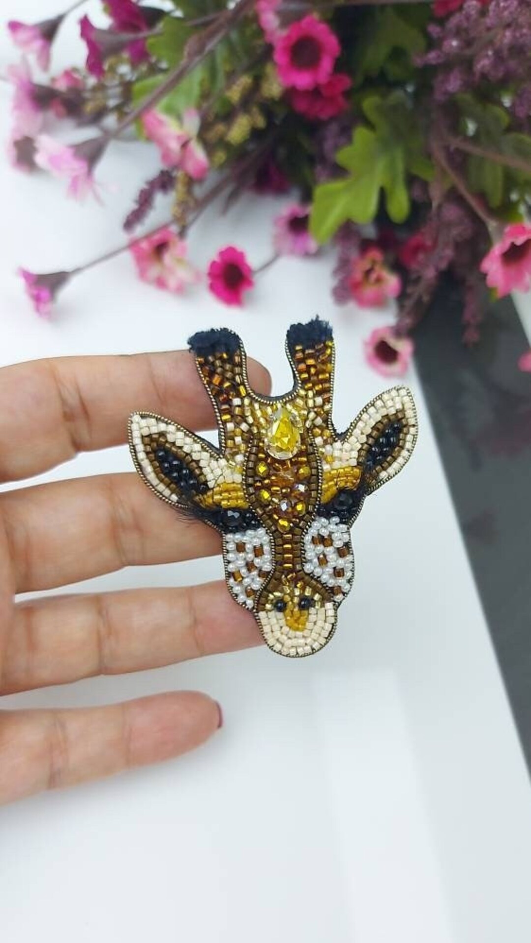 Giraffe Brooch Handmade, Beaded Giraffe Face Pin,embroidered Giraffe ...